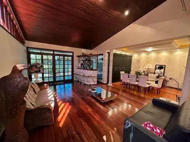 Casa / Sobrado para Venda em Niterói/RJ São Francisco 5 Quartos