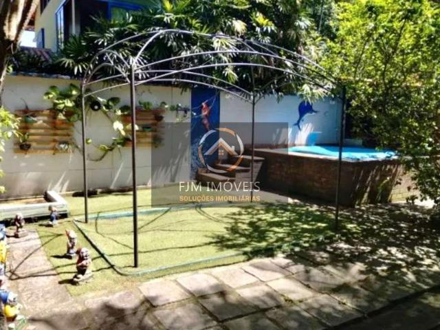 Casa / Sobrado para Venda em Niterói/RJ São Francisco 5 Quartos