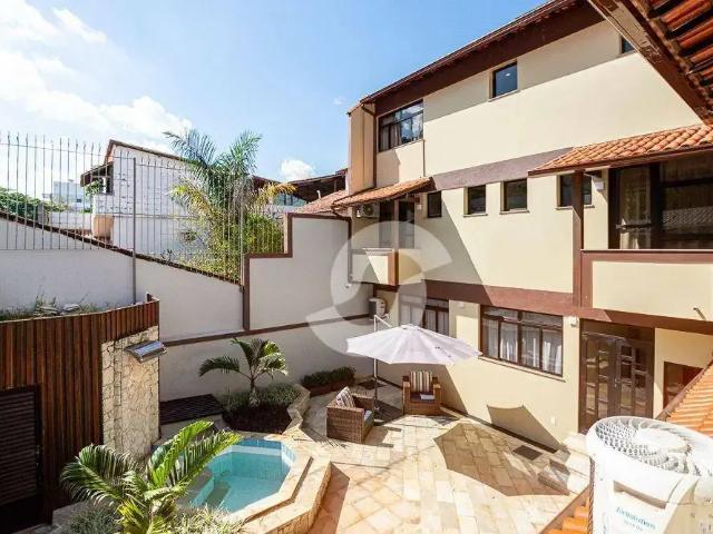 Casa / Sobrado para Venda em Niterói/RJ São Francisco 5 Quartos