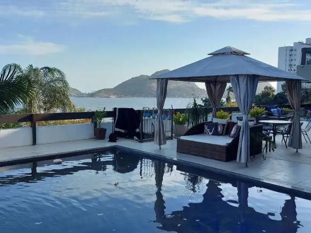 Casa / Sobrado para Venda em Niterói/RJ São Francisco 5 Quartos