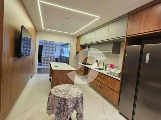 Casa / Sobrado para Venda em Niterói/RJ São Francisco 5 Quartos