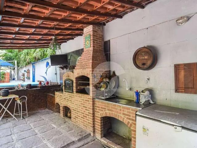 Casa / Sobrado para Venda em Niterói/RJ São Francisco 5 Quartos