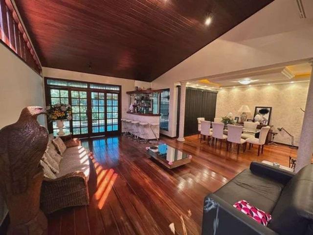 Casa / Sobrado para Venda em Niterói/RJ São Francisco 6 Quartos