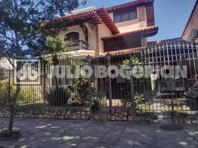 Casa / Sobrado para Venda em Niterói/RJ São Francisco 6 Quartos