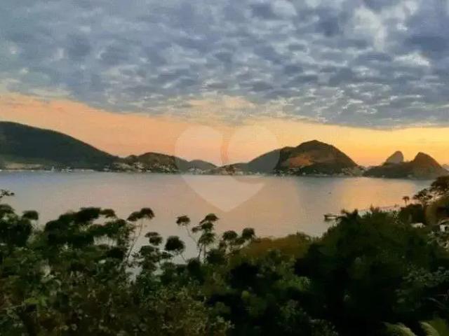 Casa / Sobrado para Venda em Niterói/RJ São Francisco 6 Quartos