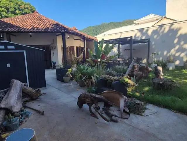 Casa / Sobrado para Venda em Niterói/RJ São Francisco 2 Quartos