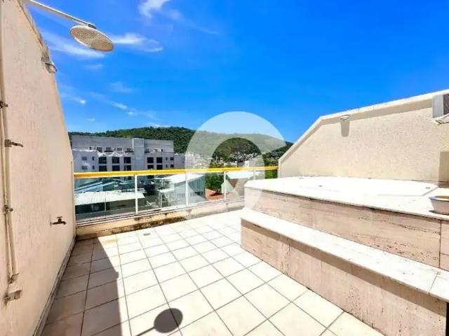 Casa / Sobrado para Venda em Niterói/RJ São Francisco 2 Quartos