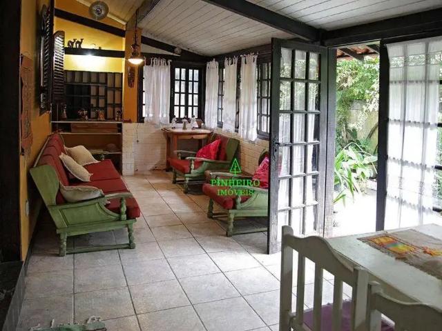 Casa / Sobrado para Venda em Niterói/RJ São Francisco 3 Quartos