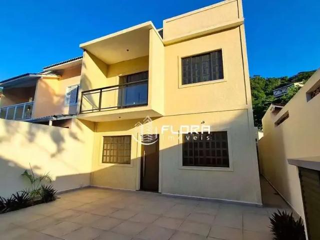 Casa / Sobrado para Venda em Niterói/RJ São Francisco 3 Quartos