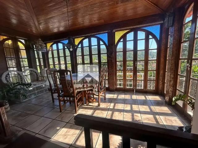Casa / Sobrado para Venda em Niterói/RJ São Francisco 3 Quartos