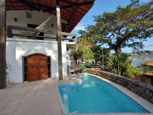 Casa / Sobrado para Venda em Niterói/RJ São Francisco 3 Quartos