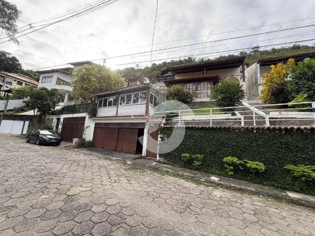 Casa / Sobrado para Venda em Niterói/RJ São Francisco 3 Quartos