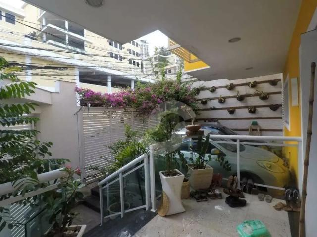 Casa / Sobrado para Venda em Niterói/RJ Santa Rosa 4 Quartos
