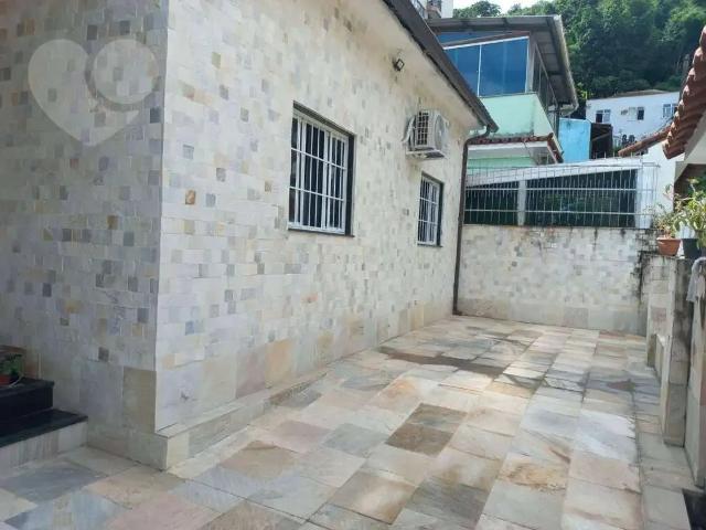 Casa / Sobrado para Venda em Niterói/RJ Santa Rosa 4 Quartos