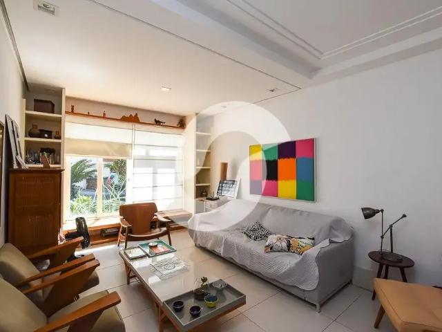 Casa / Sobrado para Venda em Niterói/RJ Santa Rosa 4 Quartos