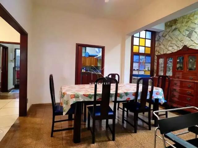 Casa / Sobrado para Venda em Niterói/RJ Santa Rosa 4 Quartos