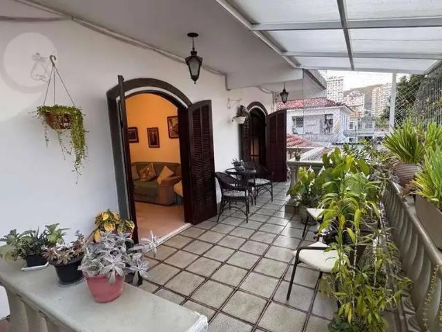 Casa / Sobrado para Venda em Niterói/RJ Santa Rosa 5 Quartos