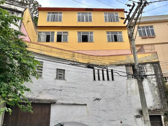 Casa / Sobrado para Venda em Niterói/RJ Santa Rosa 2 Quartos