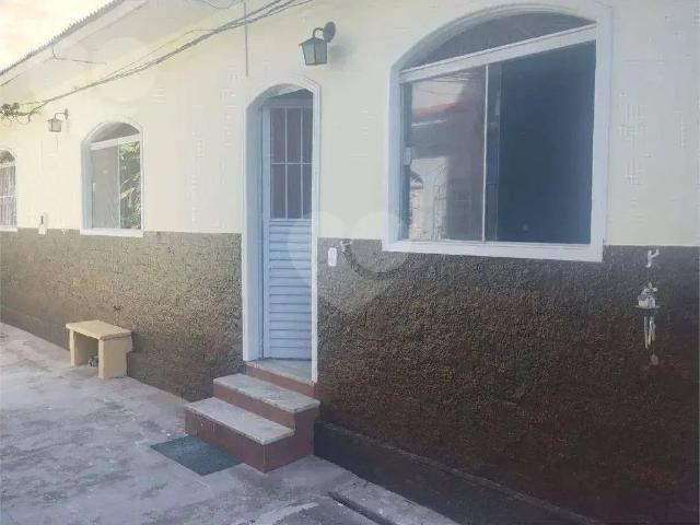 Casa / Sobrado para Venda em Niterói/RJ Santa Rosa 2 Quartos