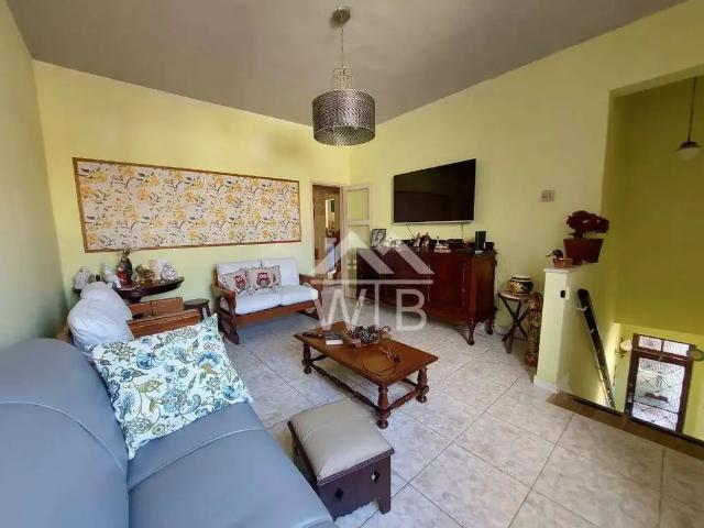 Casa / Sobrado para Venda em Niterói/RJ Santa Rosa 2 Quartos