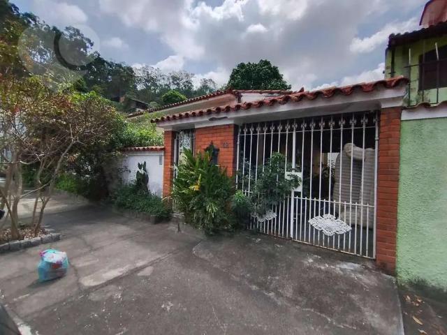 Casa / Sobrado para Venda em Niterói/RJ Santa Rosa 3 Quartos
