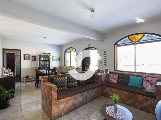 Casa / Sobrado para Venda em Niterói/RJ Santa Rosa 3 Quartos