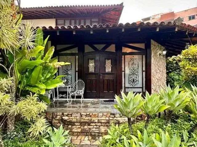 Casa / Sobrado para Venda em Niterói/RJ Sapê 6 Quartos