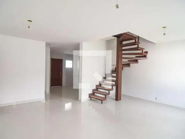 Casa / Sobrado para Venda em Niterói/RJ Serra Grande 3 Quartos