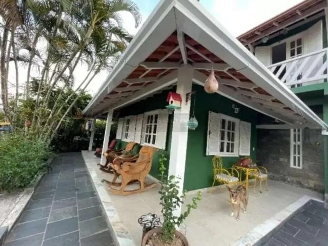 Casa / Sobrado para Venda em Niterói/RJ Pendotiba 6 Quartos