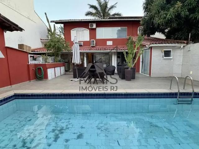 Casa / Sobrado para Venda em Niterói/RJ Piratininga 5 Quartos