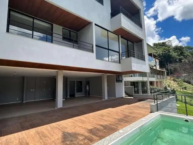 Casa / Sobrado para Venda em Nova Friburgo/RJ Cônego 3 Quartos