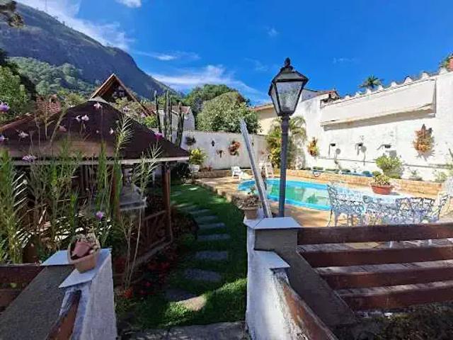 Casa / Sobrado para Venda em Nova Friburgo/RJ Cônego 3 Quartos