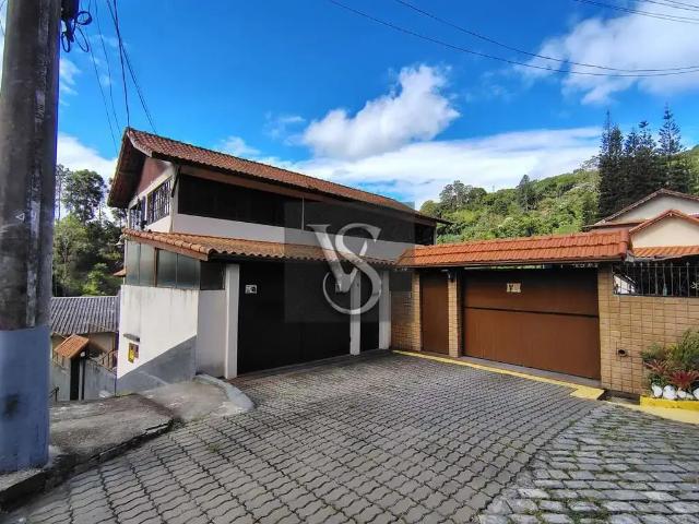 Casa / Sobrado para Venda em Nova Friburgo/RJ Centro 4 Quartos