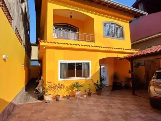 Casa / Sobrado para Venda em Nova Iguaçu/RJ Moqueta 4 Quartos