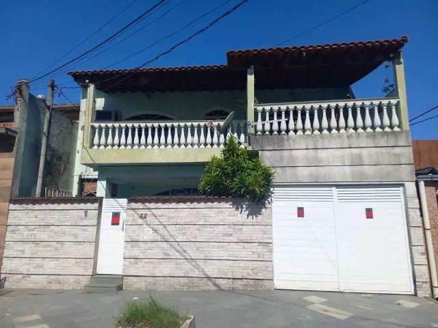 Casa / Sobrado para Venda em Nova Iguaçu/RJ Califórnia 4 Quartos