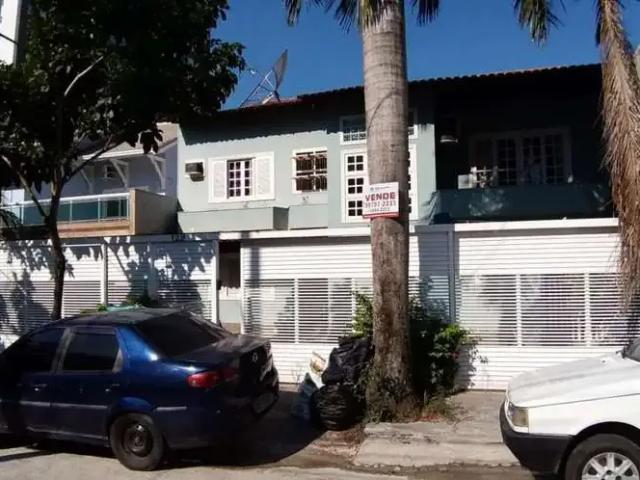 Casa / Sobrado para Venda em Nova Iguaçu/RJ Centro 5 Quartos