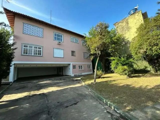 Casa / Sobrado para Venda em Nova Iguaçu/RJ Jardim Iguaçu 5 Quartos