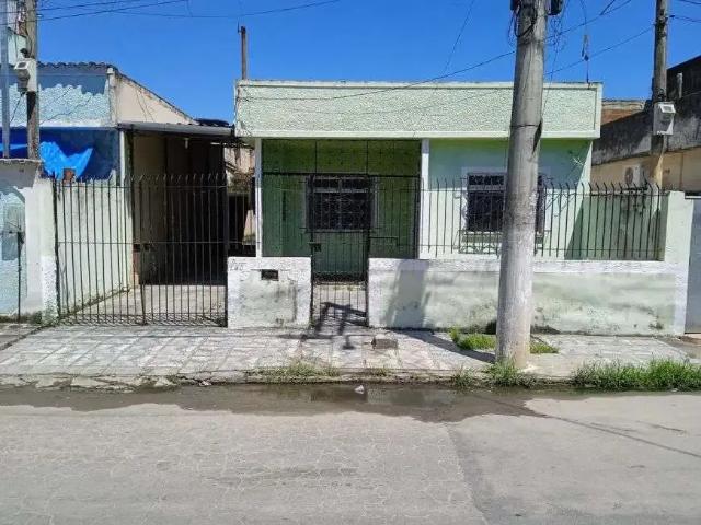 Casa / Sobrado para Venda em Nova Iguaçu/RJ Valverde 3 Quartos