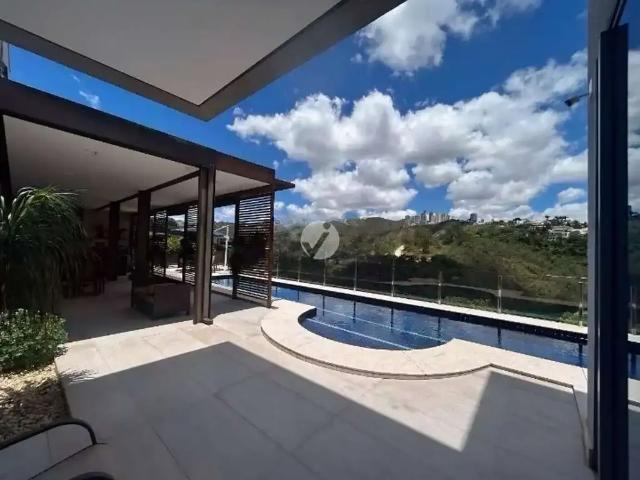 Casa / Sobrado para Venda em Nova Lima/MG Vale dos Cristais 5 Quartos