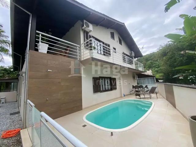 Casa / Sobrado para Venda em Nova Trento/SC Espraiado 6 Quartos