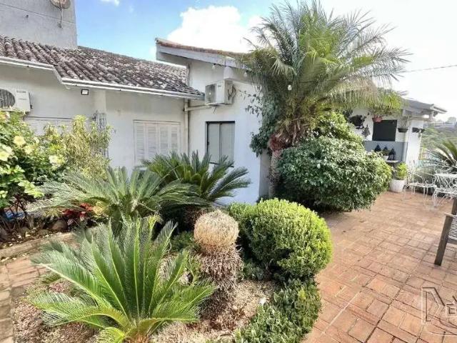 Casa / Sobrado para Venda em Novo Hamburgo/RS Hamburgo Velho 3 Quartos