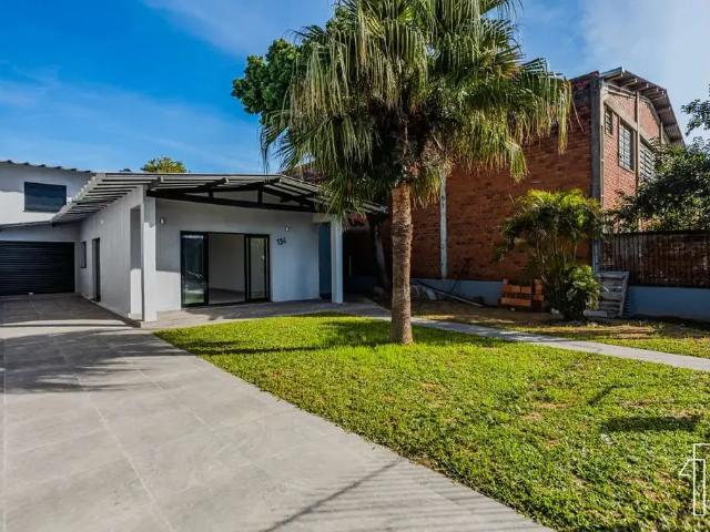 Casa / Sobrado para Venda em Novo Hamburgo/RS Ideal 4 Quartos