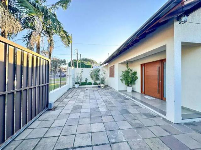 Casa / Sobrado para Venda em Novo Hamburgo/RS Petrópolis 4 Quartos