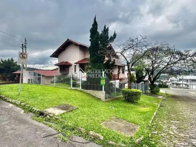 Casa / Sobrado para Venda em Novo Hamburgo/RS Petrópolis 3 Quartos