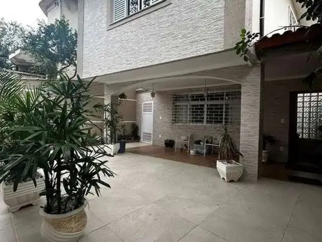 Casa / Sobrado para Venda em Santos/SP Embaré 3 Quartos