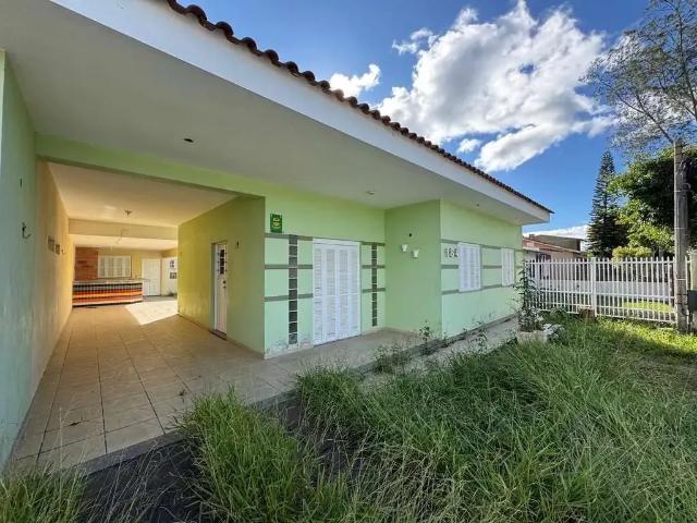 Casa / Sobrado para Venda em Osório/RS Atlântida Sul Distrito 4 Quartos