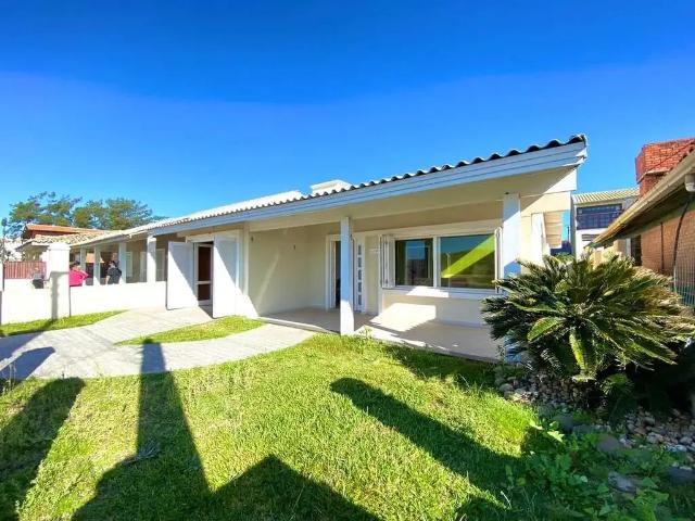Casa / Sobrado para Venda em Osório/RS Atlântida Sul Distrito 4 Quartos
