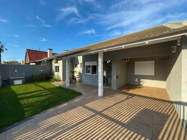 Casa / Sobrado para Venda em Osório/RS Atlântida Sul Distrito 5 Quartos