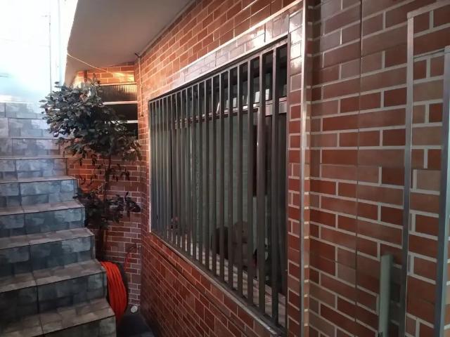 Casa / Sobrado para Venda em Osasco/SP Jardim Roberto 4 Quartos