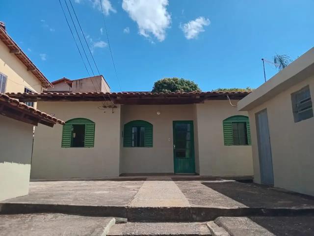 Casa / Sobrado para Venda em Ouro Branco/MG Siderurgia 3 Quartos